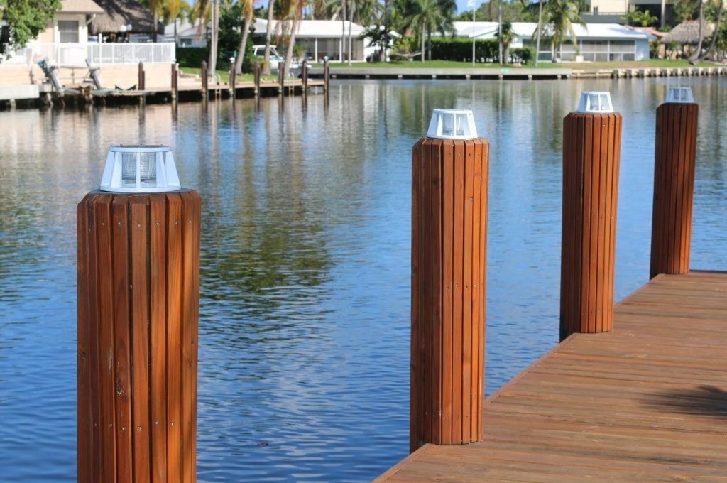 Solar Piling Light - 3 Color LED Switchable | Custom Floating Dock ...