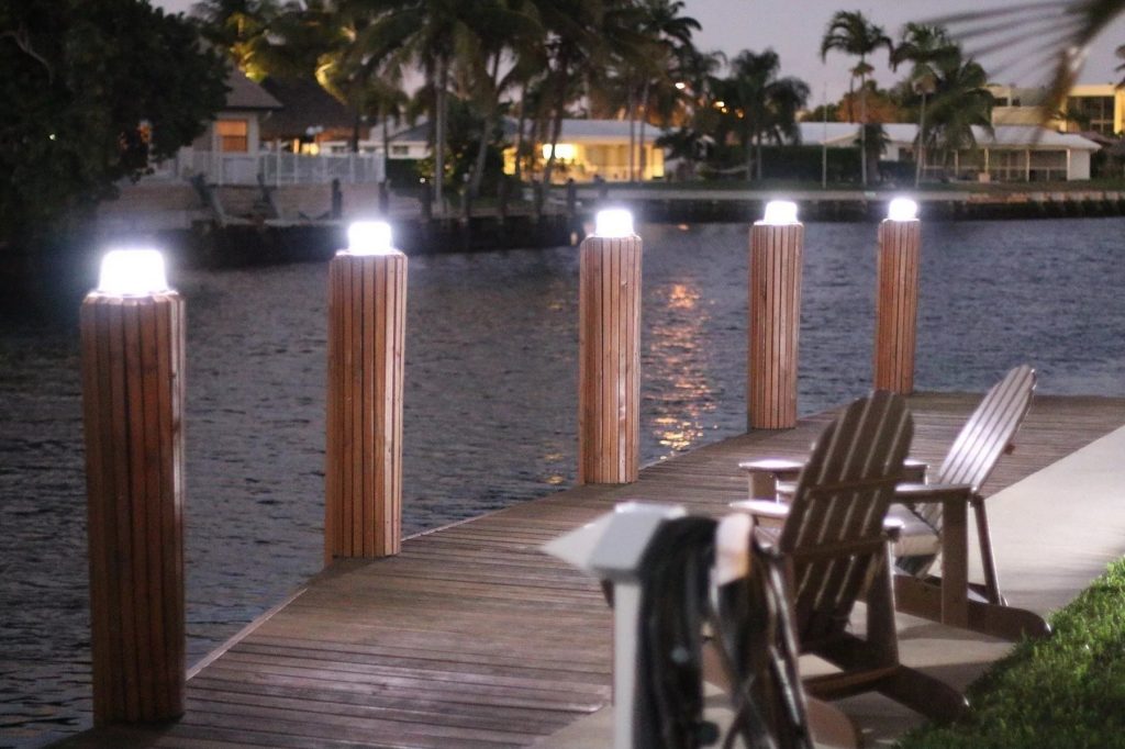 Solar Piling Light - 3 Color LED Switchable | Custom Floating Dock ...