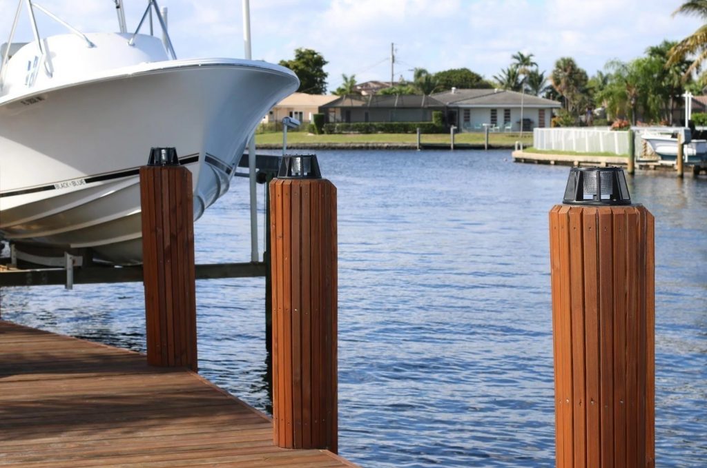 Solar Piling Light - 3 Color LED Switchable | Custom Floating Dock ...